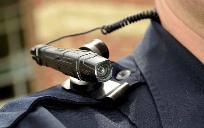 Body Worn Spy Camera Will Spy Any Place You Walk into, Unnoticed ...